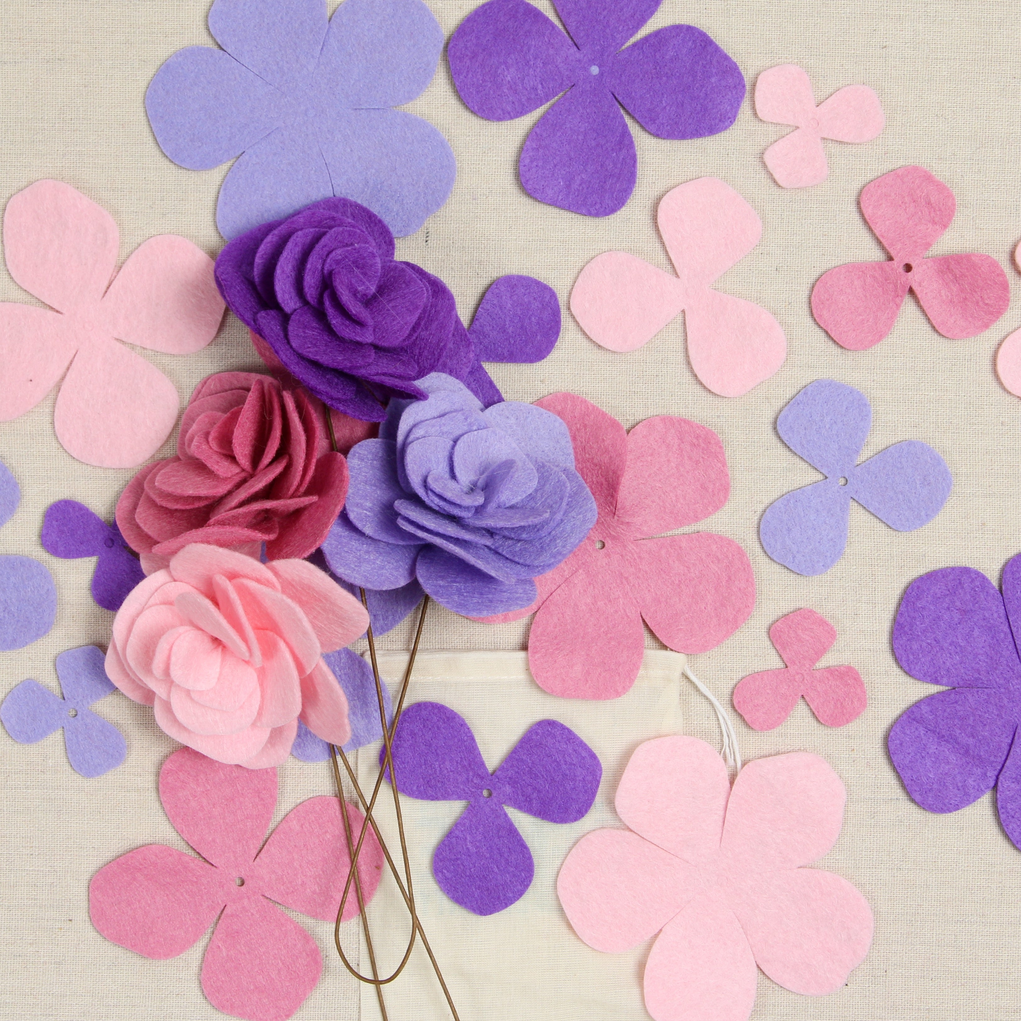 Begonia Falls Felt-fetti – Benzie Design