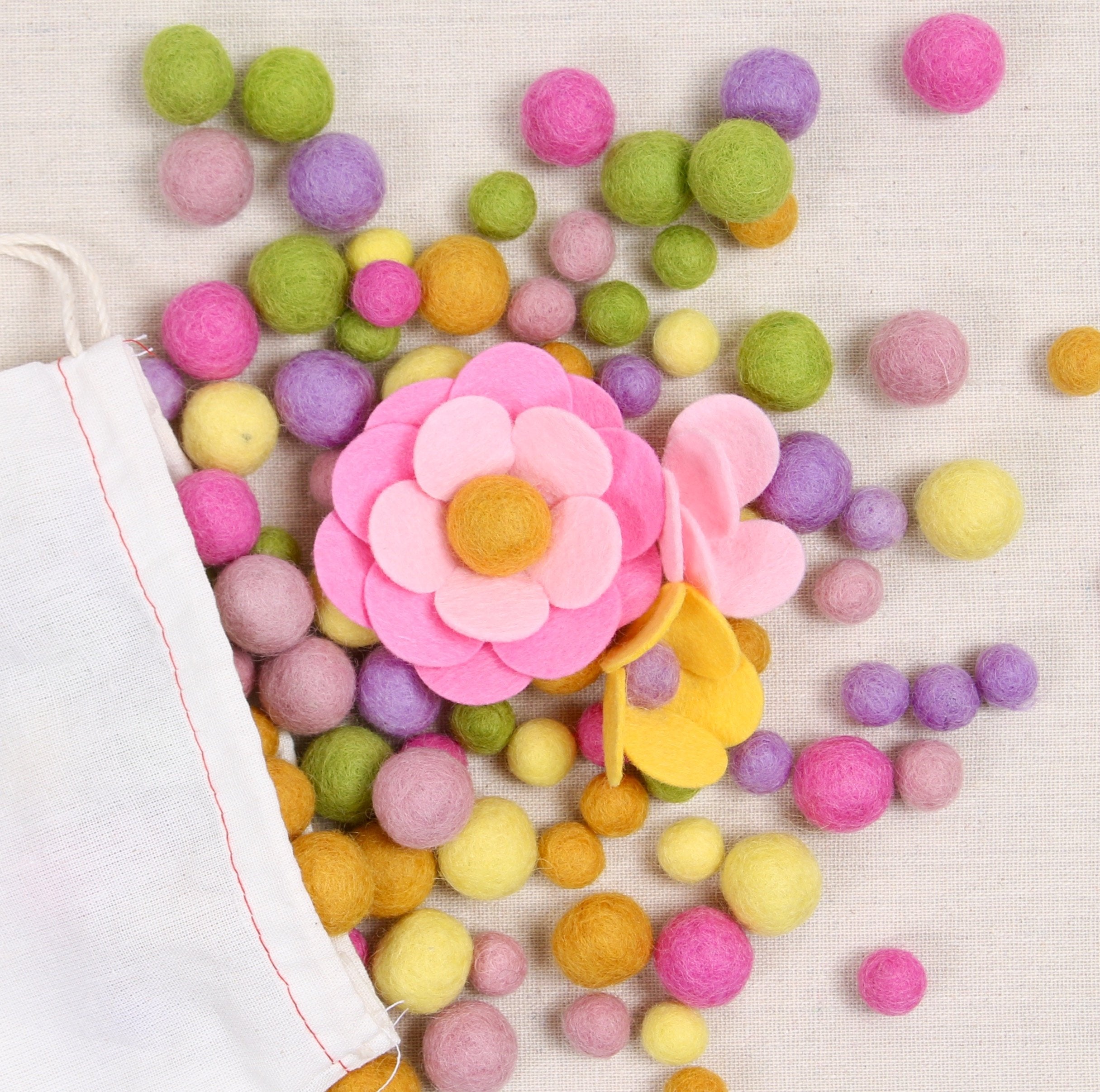 Blossom Felt Balls – Benzie Design