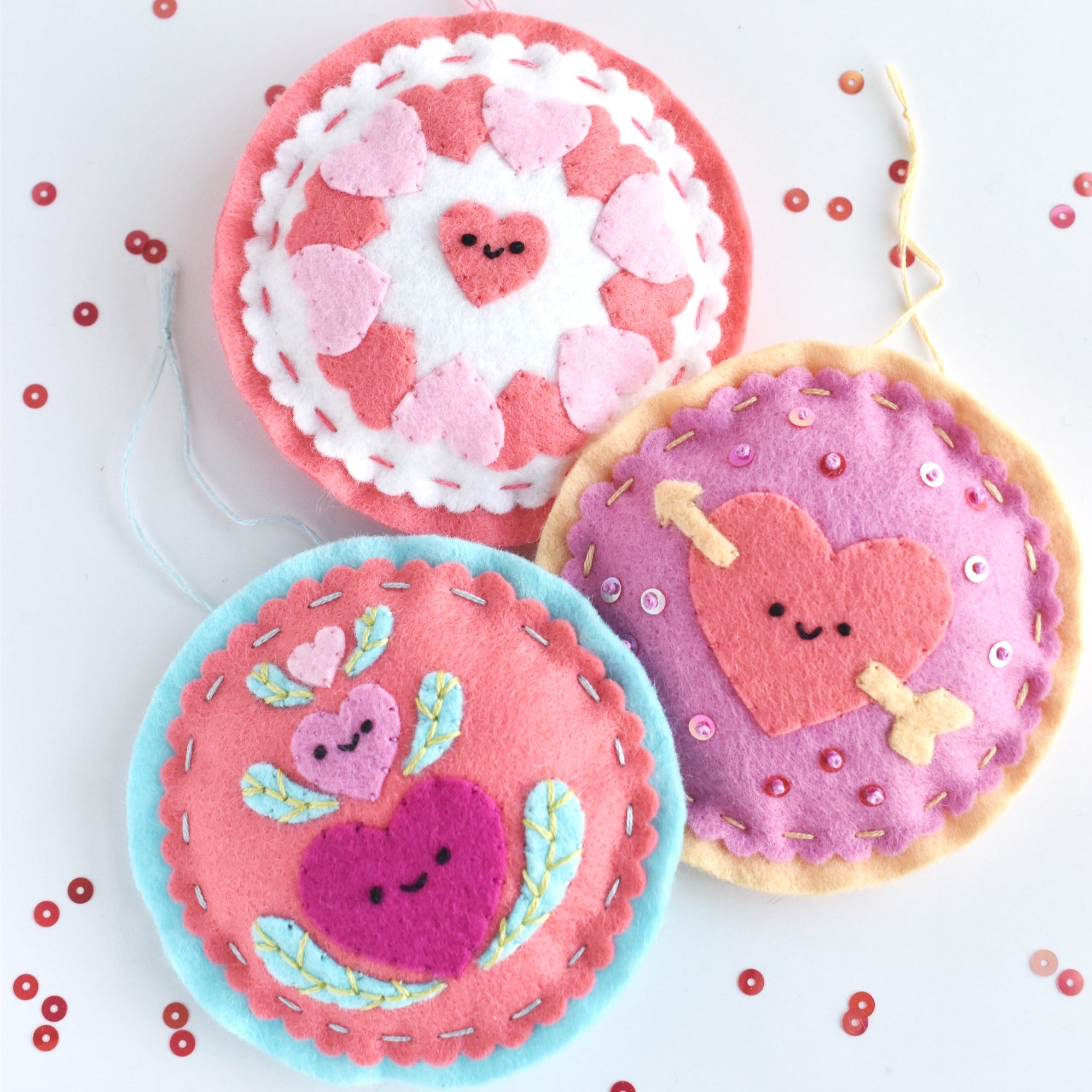Hearts Day Felt Ornaments Pattern – Benzie Design