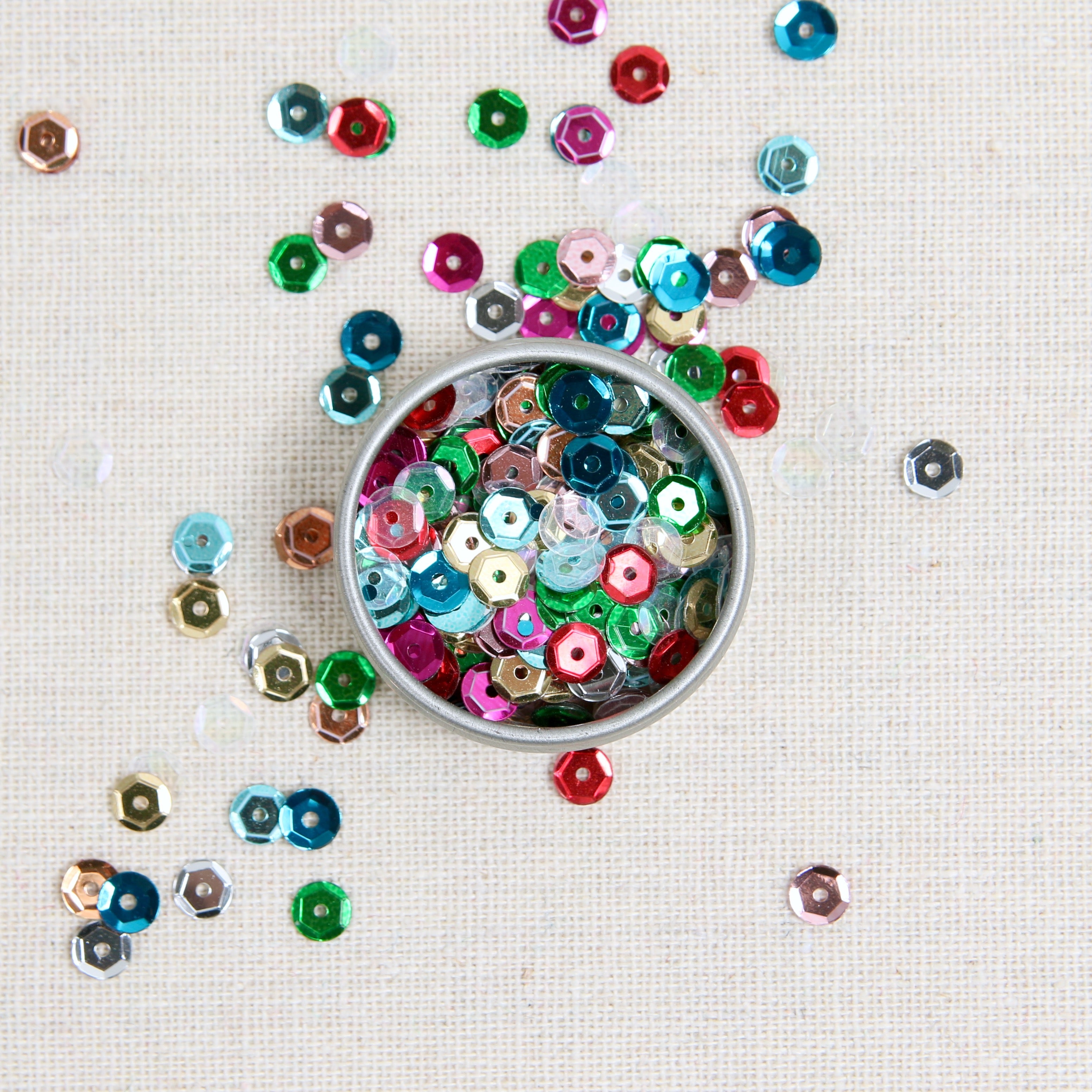 Cupped Sequins, 5mm mixed – Benzie Design
